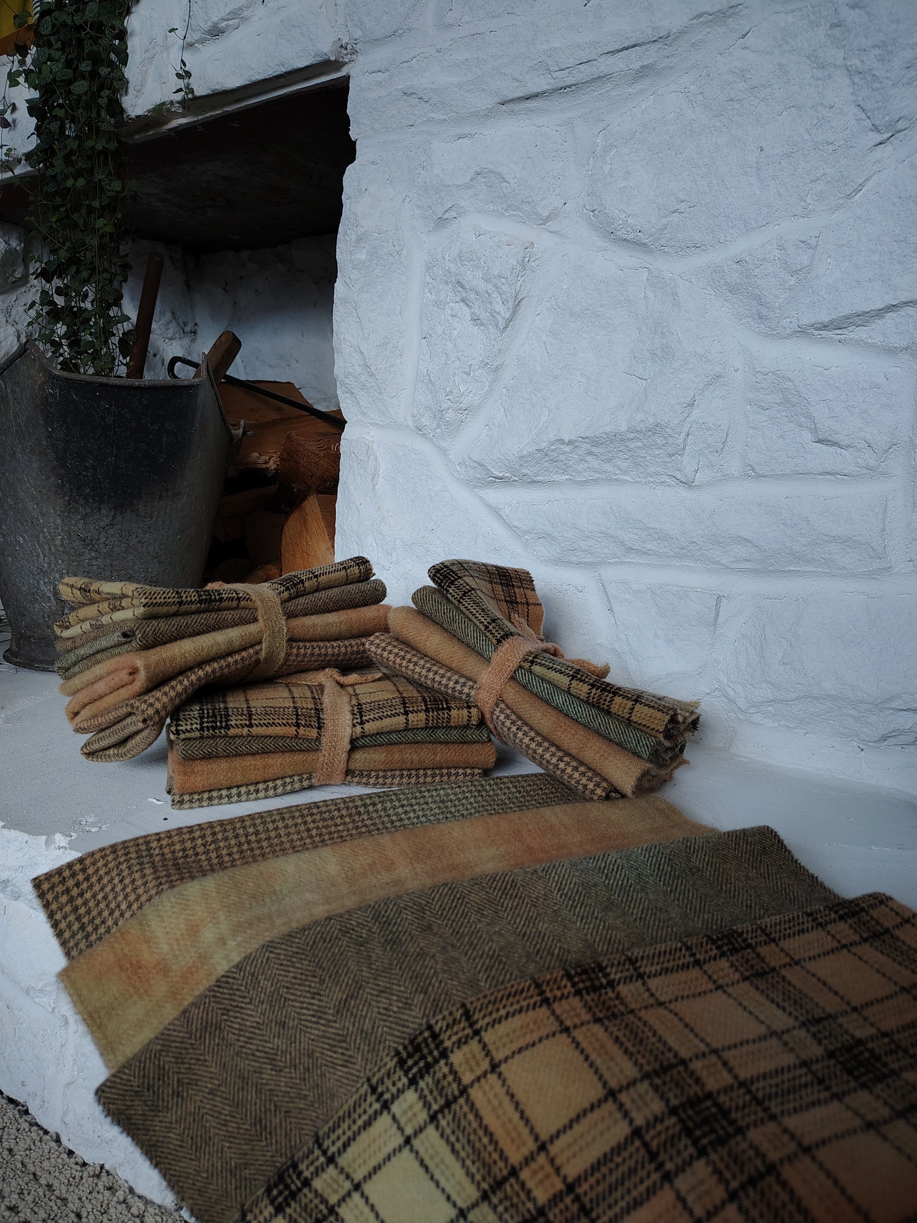 Tan Hand Dyed Wool Fat Eighth Bundle – All About Ewe Wool Shop