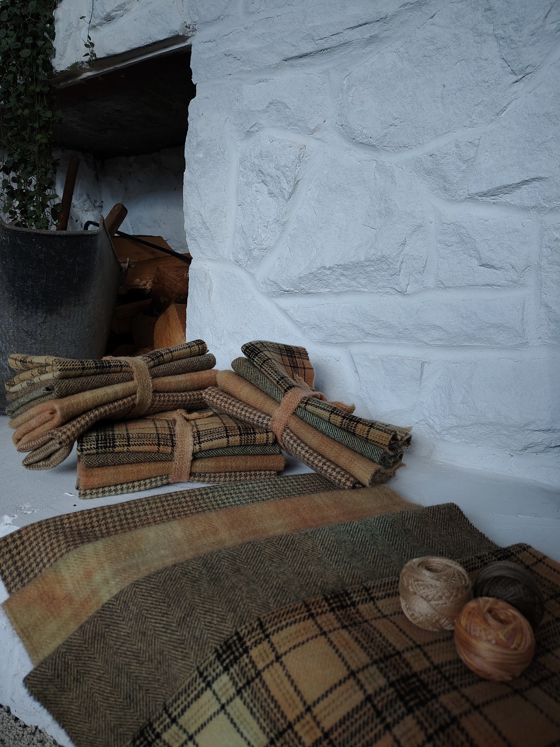 Tan Hand Dyed Wool Fat Eighth Bundle – All About Ewe Wool Shop