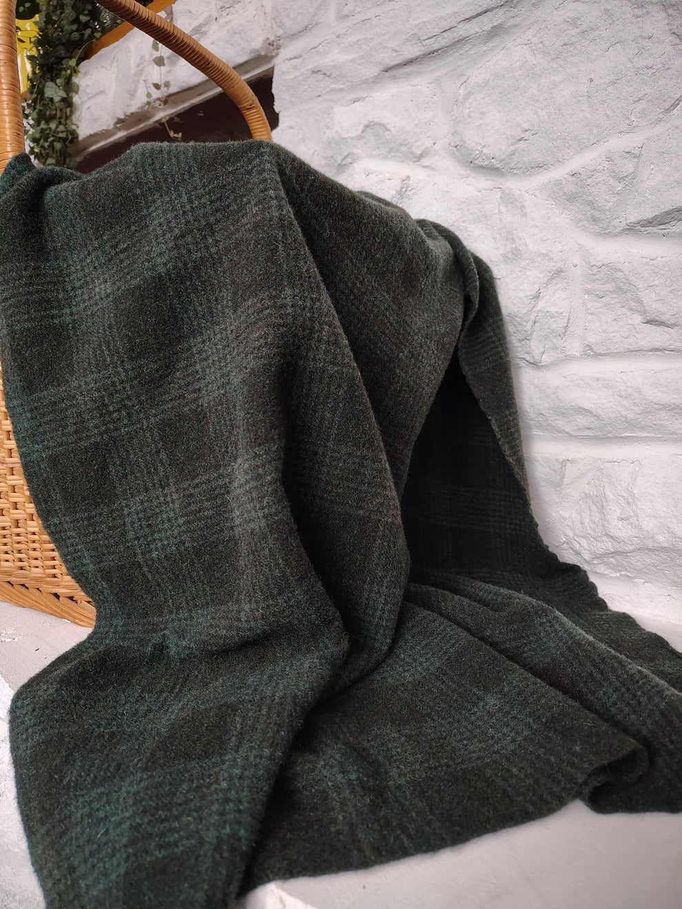 Forest Green Hand Dyed Wool Fat Eighth Bundle – All About Ewe Wool Shop